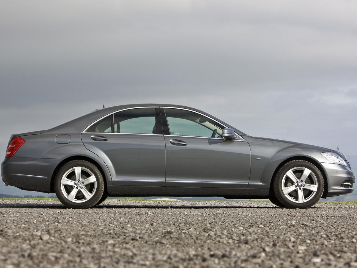 Mercedes-Benz S-class (W221) S 550 (388 Hp) G-TRONIC